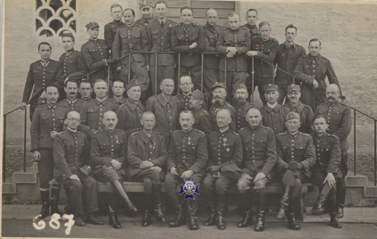 Polscy oficerowie w obozie jenieckim Oflag VII A w Murnau - Zwykły blog ...